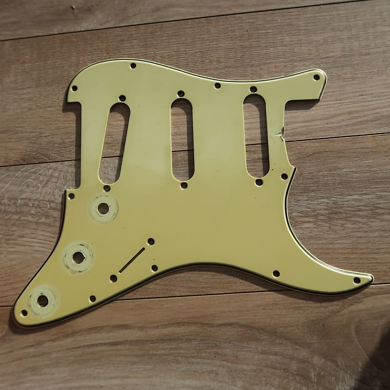 Fender Stratocaster Pickguard Super Relic / Aged Strat | Reverb Brazil