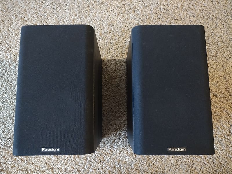 Paradigm Atom Monitor v7 Bookshelf Speakers | Reverb