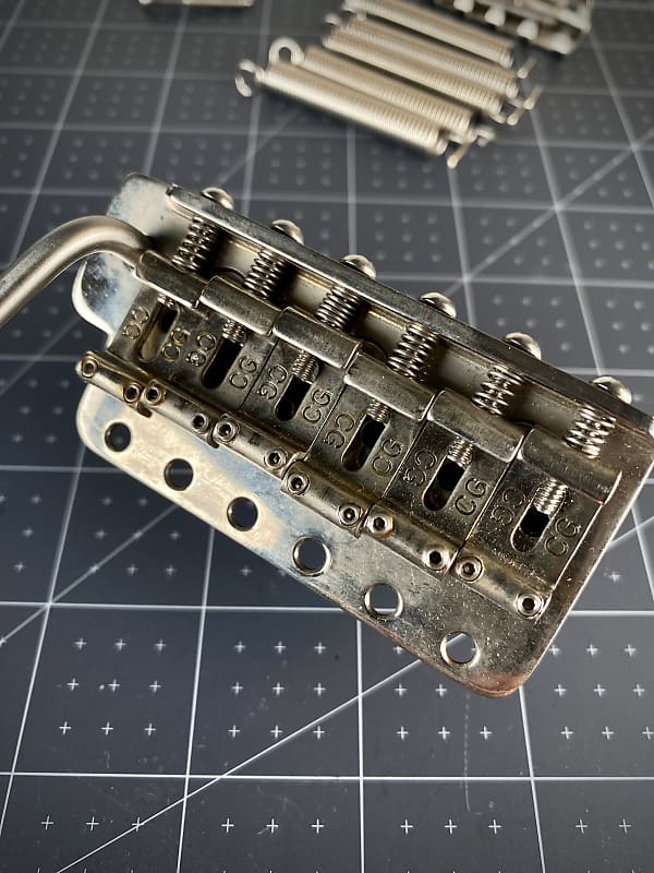 Callaham VINTAGE STRAT BRIDGE KIT - (2 7/32 STRING AND MOUNT | Reverb