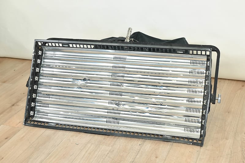 Kino Flo Image 80 DMX Light Fixture (No Lamps) CG006EL | Reverb