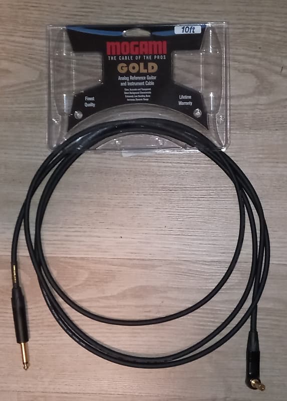 Mogami Gold Guitar/Instrument Cable (Straight to Right Angle | Reverb