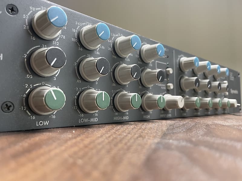 Symetrix SE-400 Parametric Analog Equalizer | Reverb