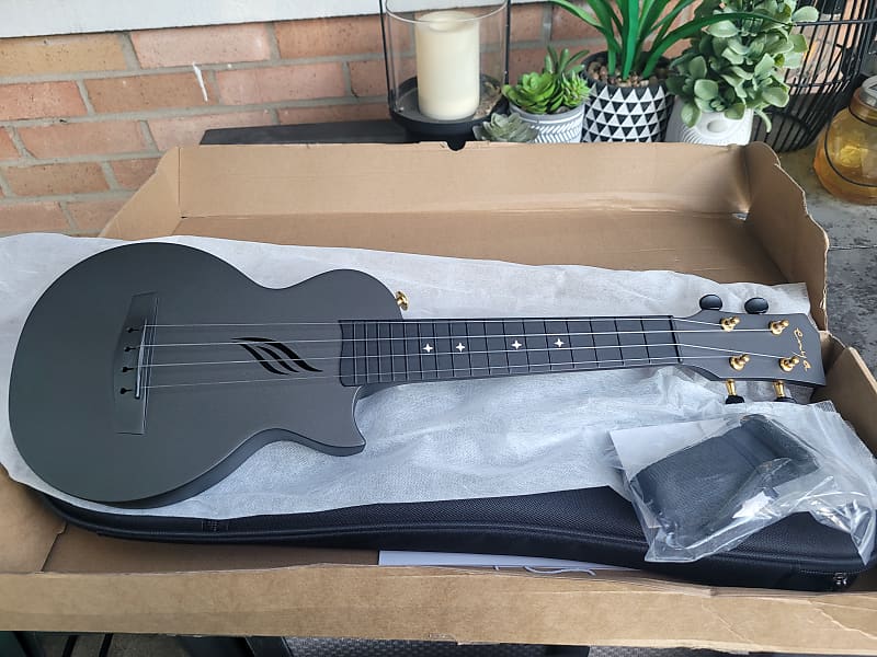 Enya Ukulele - Black | Reverb