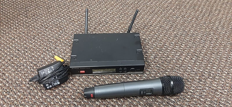 Sennheiser True Diversity Receiver EM 10 & Sennheiser Mic | Reverb