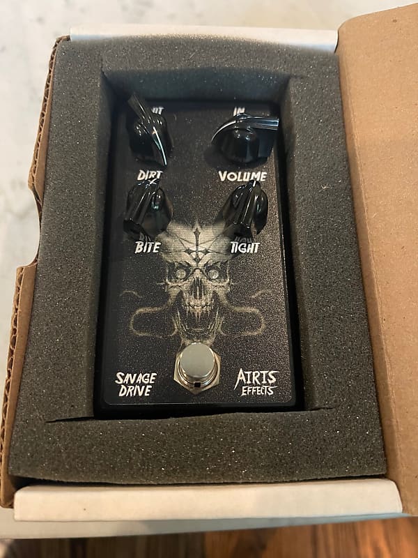Airis Savage Drive V3 - black | Reverb