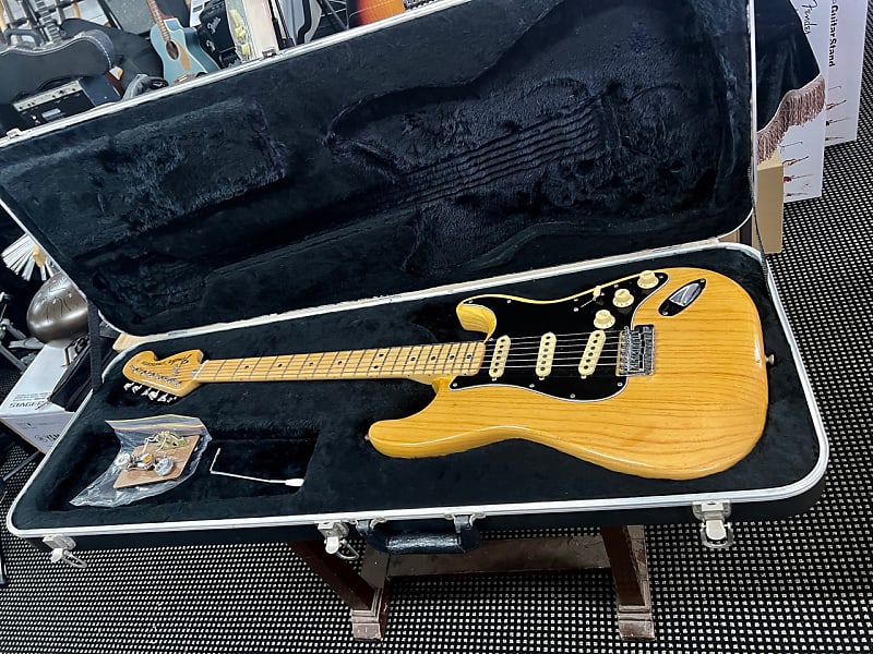 Fender Stratocaster, Maple Neck, 1975 - Natural | Reverb