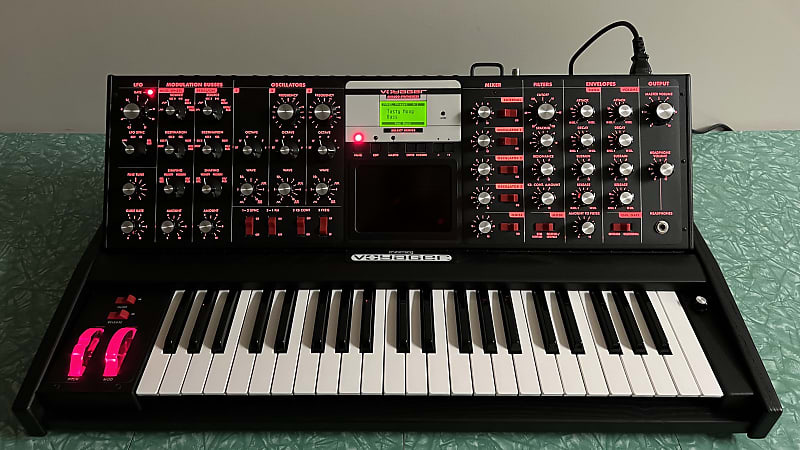 Moog MiniMoog Voyager | Reverb