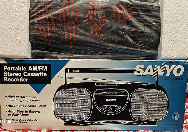 Sanyo Mini M-7015 Boombox Radio Cassette Recorder Player in | Reverb