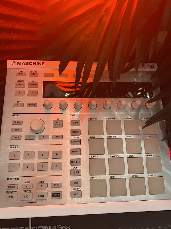 Native Instrument Maschine mkII Groove Production Studio | Reverb