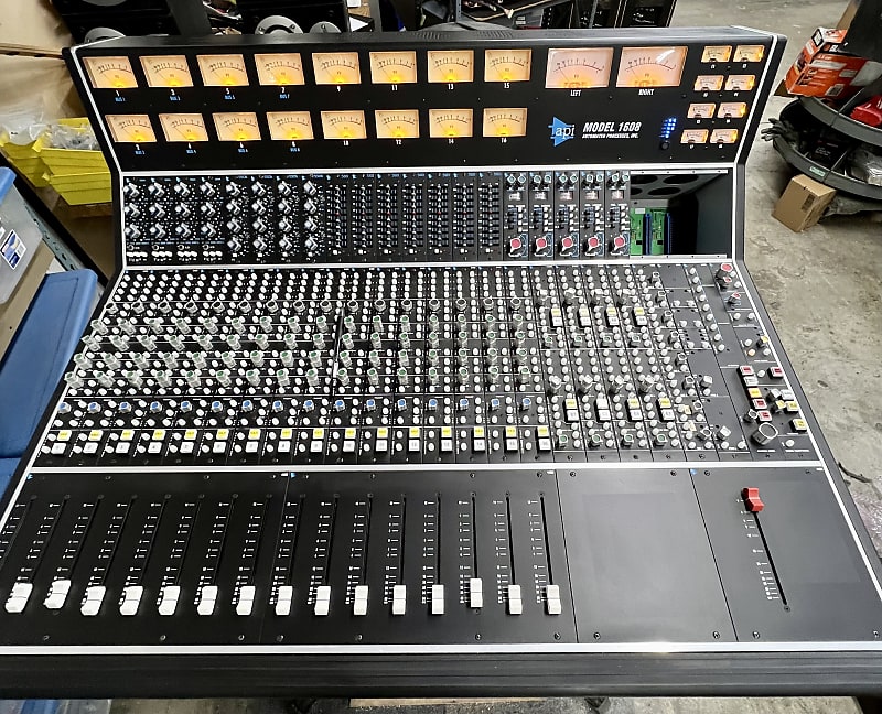 API 1608 16-Channel 8-Bus Recording Console (Loaded) 2010s | Reverb