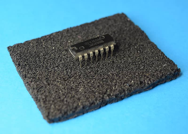 HBF4740AE genuine SGS chip used as DIVIDER for Keyboards | Reverb UK
