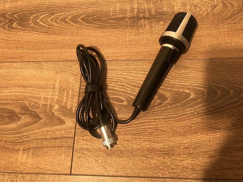 Uher M517 dynamic microphone | Reverb