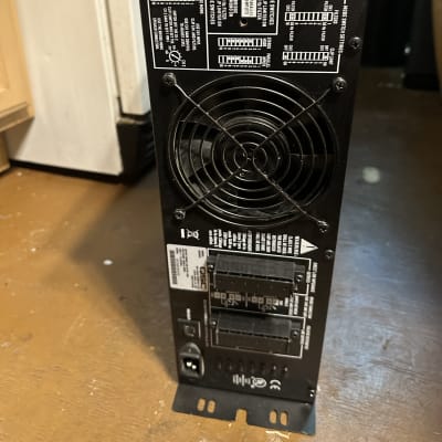 QSC isa 500ti power amplifier - Black | Reverb