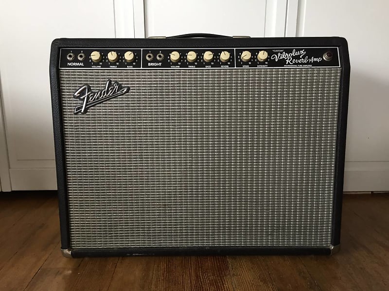 Fender "Custom" Vibrolux Reverb 40-Watt 2x10" Guitar Combo | Reverb