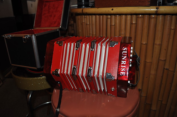 Sunrise 20 Button Concertina w/HSC (RED) | Reverb