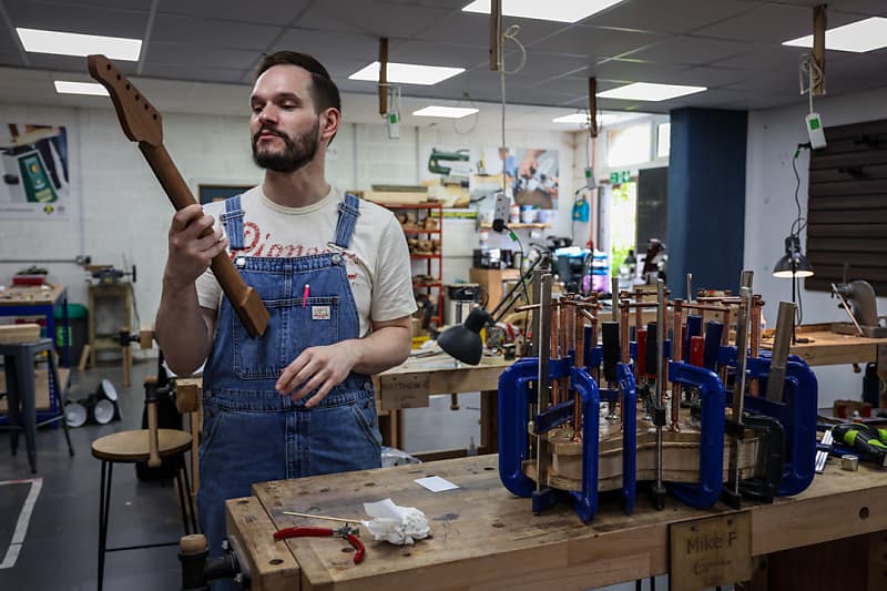 2 Week Guitar Building Course | Reverb UK