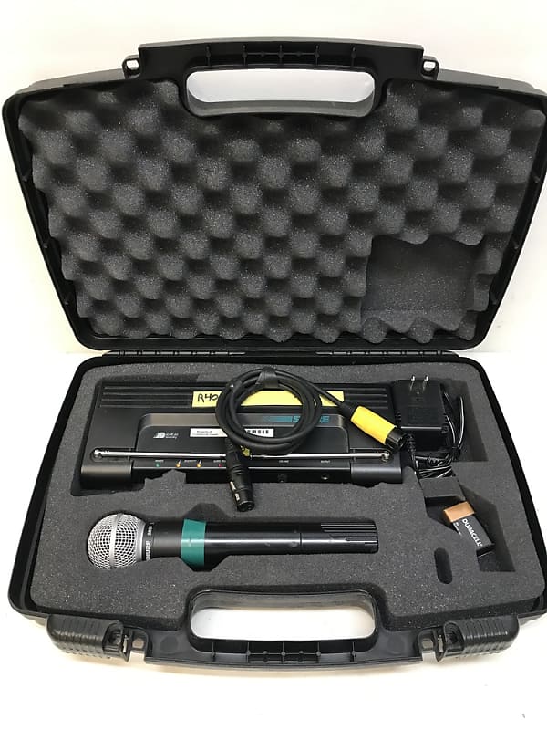 Shure T4V Diversity Receiver and Wireless Microphone SM58 | Reverb