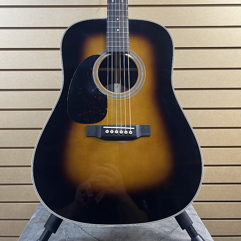 Martin D-28 Left-Handed Acoustic Guitar - Sunburst w/OHSC & | Reverb