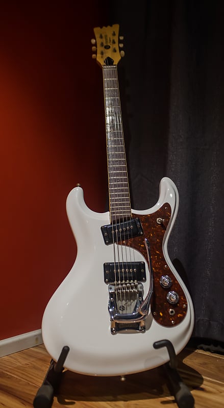 Mosrite Ventures 1969 White | Reverb