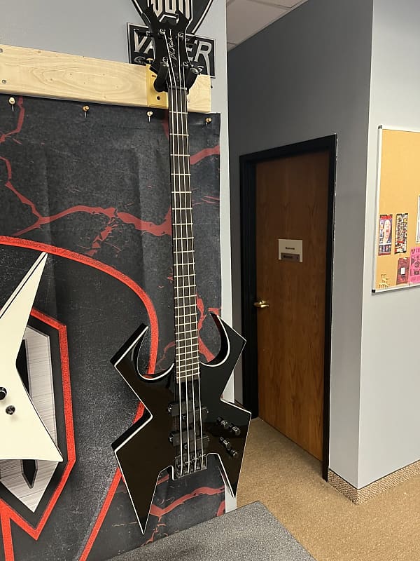B.C. Rich WIDOW 4 LEGACY BASS 2023 - Gloss Black | Reverb