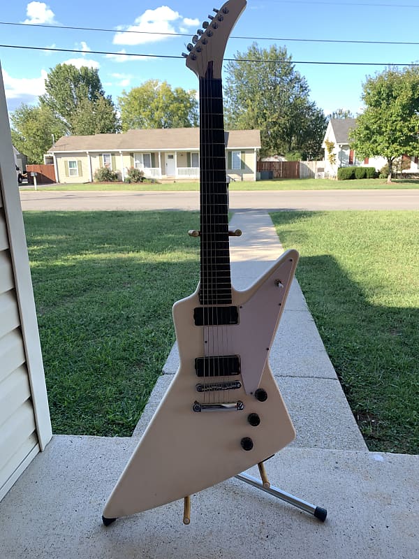 Custom Explorer 7 String Explorer | Reverb