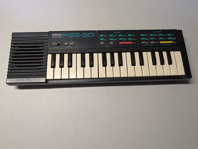 Yamaha PortaSound PSS-30 Keyboard Synthesizer | Reverb