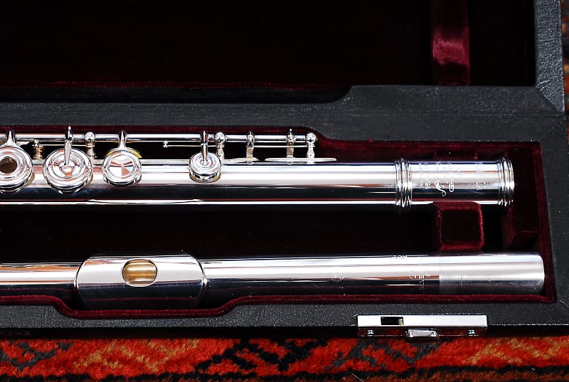 Yamaha Flute 684 YFL-684H, open holes B-foot EC Headjoint Yamaha Flute 684 YFL-684H, open holes B-foot EC Headjoint