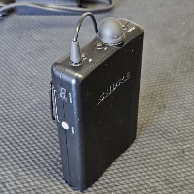 Shure PSM-200 Wireless P2T Transmixer and P2R Receiver in-ear | Reverb