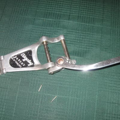 Bigsby Bigsby B7 vibrato tailpiece 1960's Nickel original | Reverb