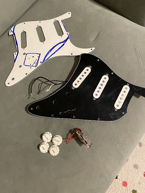 Razor pickups with extra pickguard and knobs | Reverb