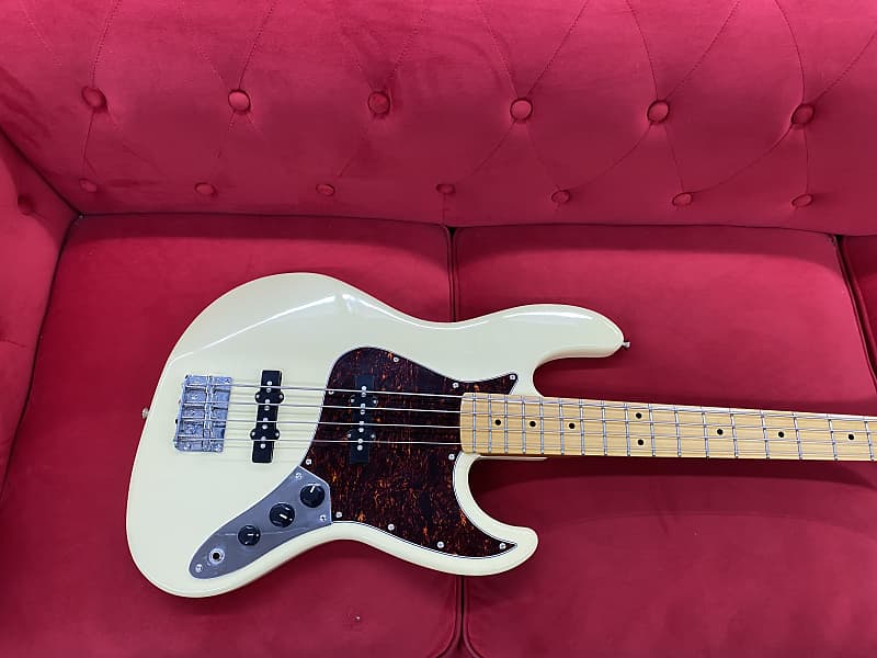 Tagima TW-73 Woodstock Series 4-String - Olympic White | Reverb