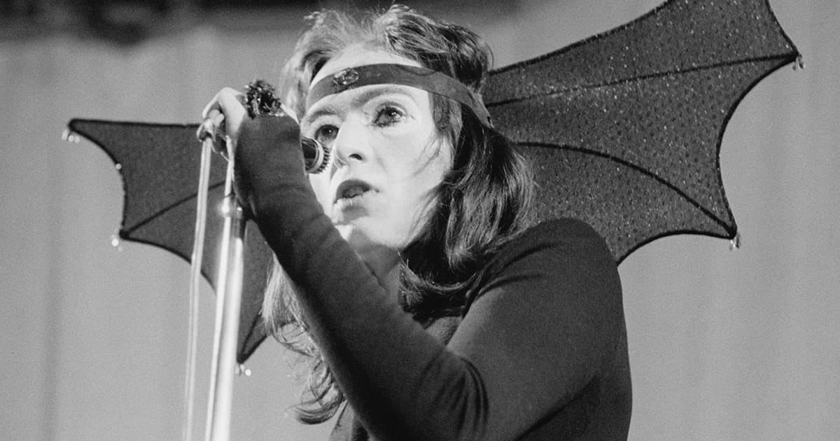 "High-Tech and Hand-Made": Peter Gabriel Shares His | Reverb News