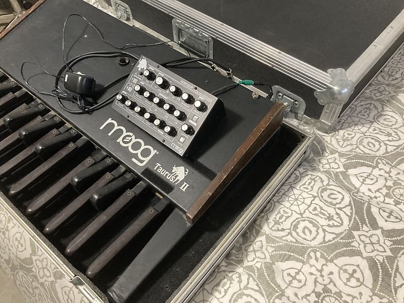 Moog Taurus 2 bass pedals controller 1981 synced with Moog | Reverb
