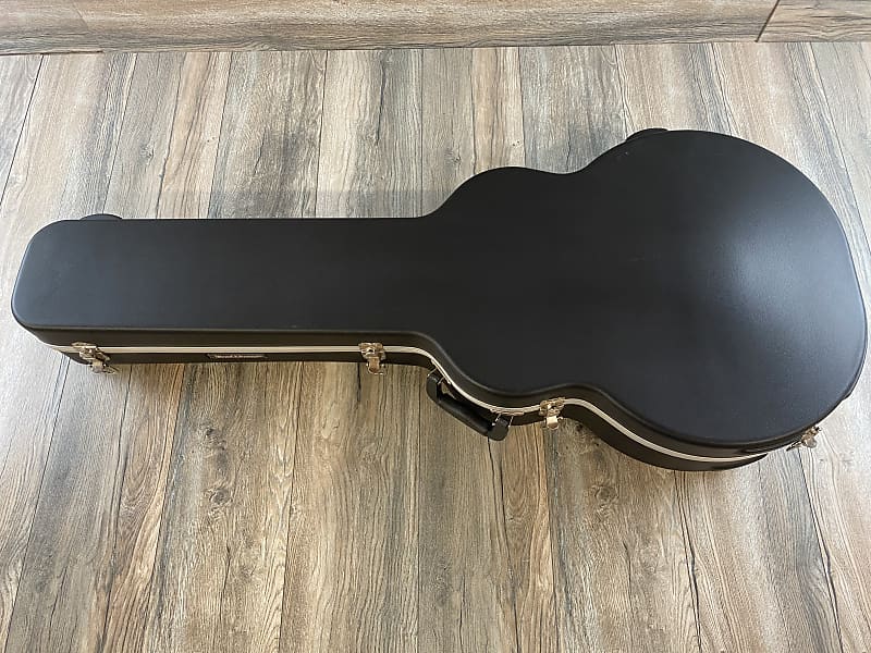 Road Runner Acoustic guitar Hard Case Jumbo body | Reverb Australia