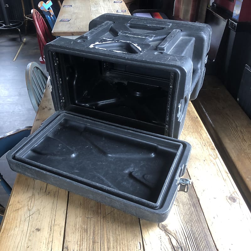 SKB 6U ABS Rack Mount Flight Case | Reverb