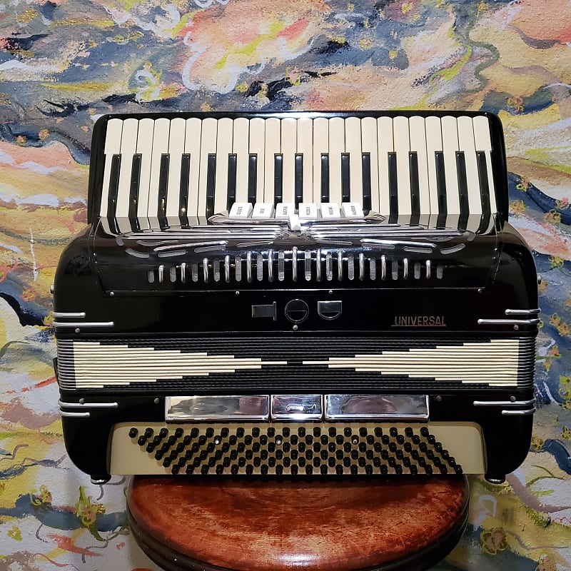 Universal Vintage Keyboard Accordion w/ Hardcase (Made in | Reverb
