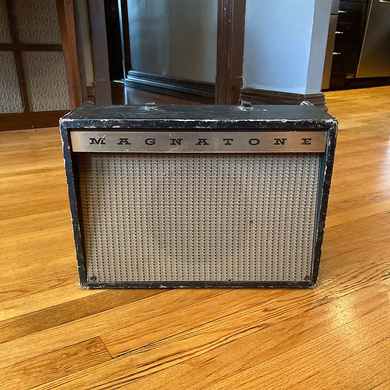 1959 Magnatone Model 210 5-Watt 1x8" Guitar Combo | Reverb