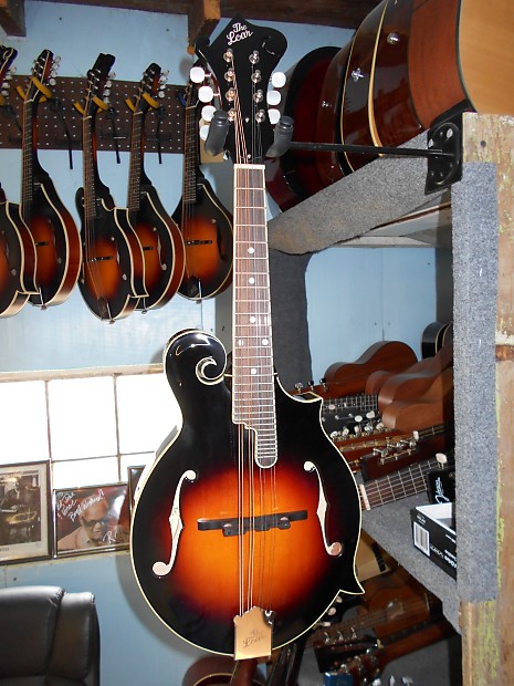 The Loar LM-520 Hand-Carved F-Model Acoustic Mandolin | Reverb