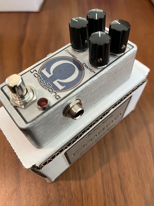 Schu Tone Omega drone modulator mini pedal | Reverb