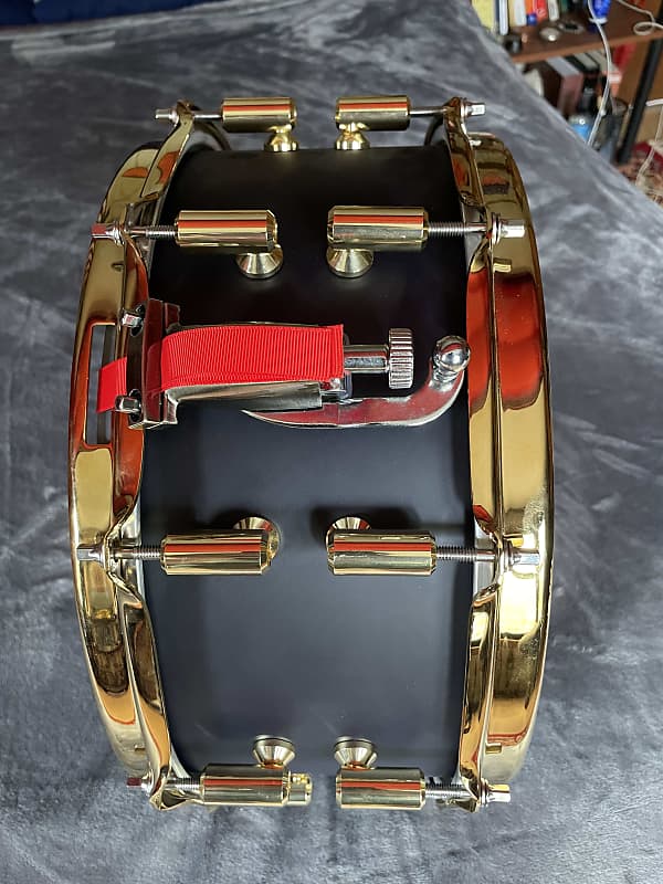 "Bullet Proof" Custom Kevlar/Carbon Fiber SNARE | Reverb