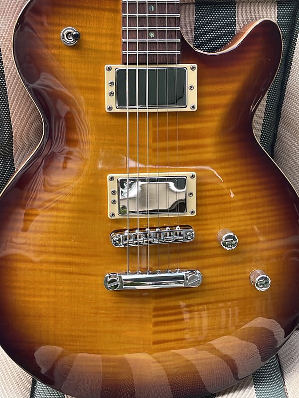 Carvin (Kiesel) CS6 - Carved Flamed Maple Top in Vintage | Reverb