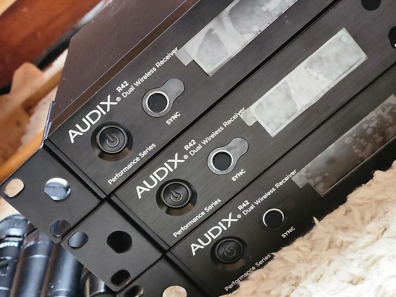 3 Audix R42 Wireless Receivers & Microphones | Reverb