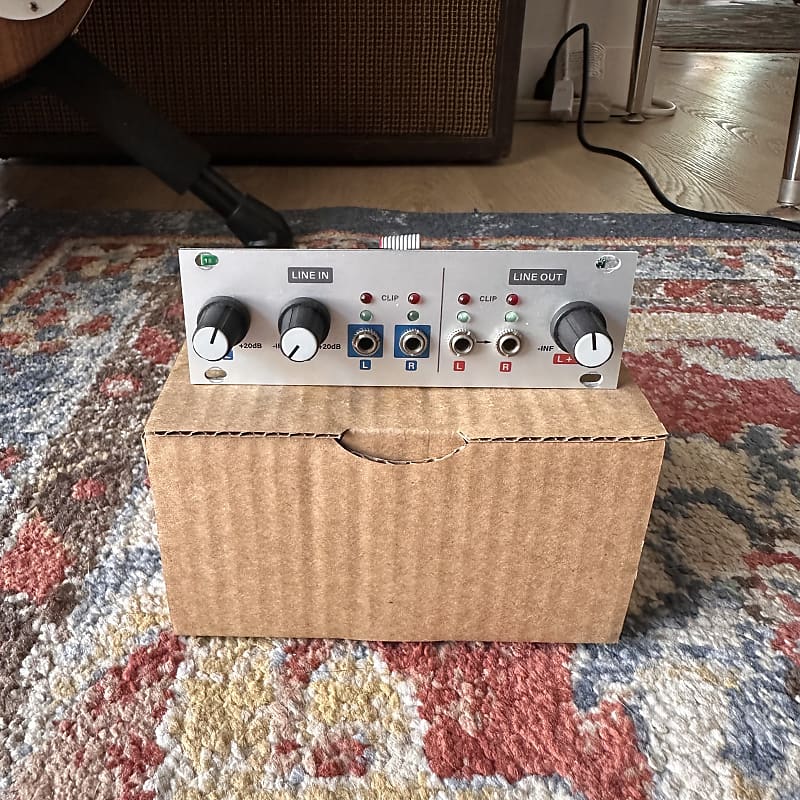 Intellijel 1u I/O module | Reverb