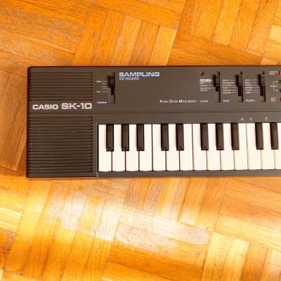 Casio SK-10 (Japan, 1987) - Mini Micro 8bit Sampling Sampler | Reverb