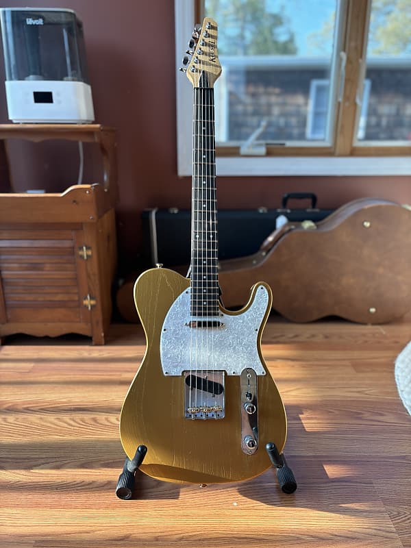 Kiesel Retro Solo - Gold Metallic w/Gig Bag | Reverb