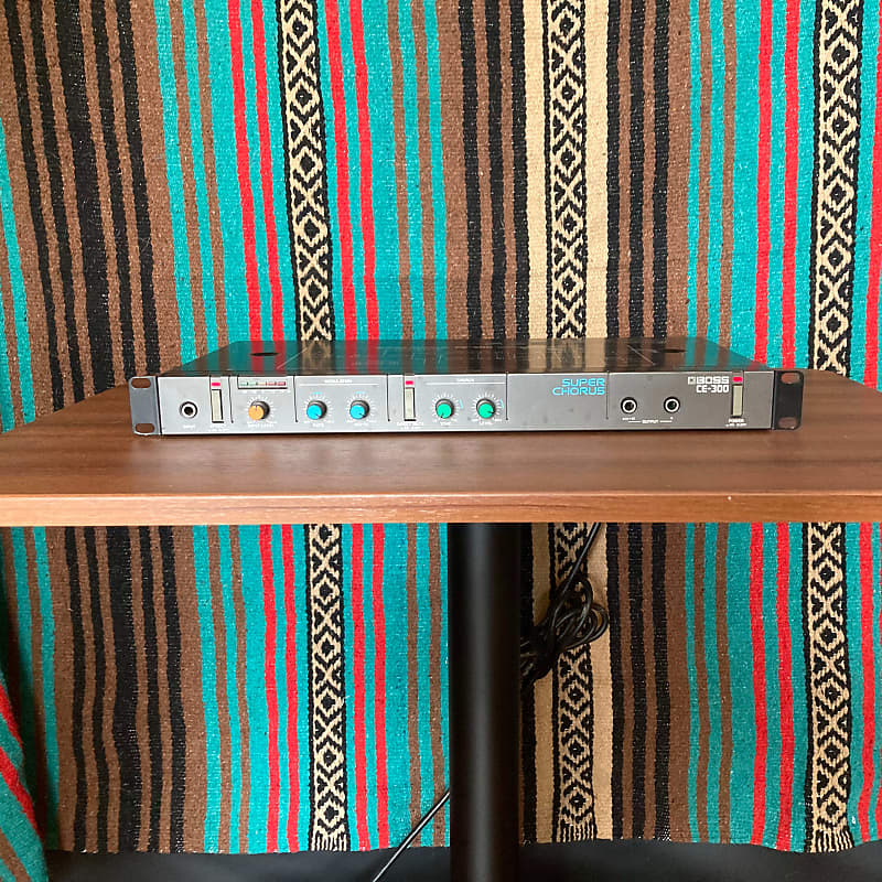 Boss CE300 - Super Chorus | Reverb