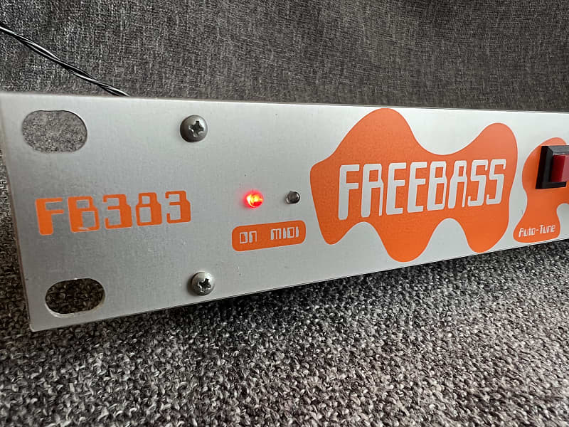 MAM Freebass FB383 , analog Synthesizer | Reverb