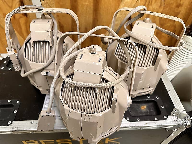 Lot of three: ETC Source Four PAR 750W Stage Lights w/Bulbs | Reverb
