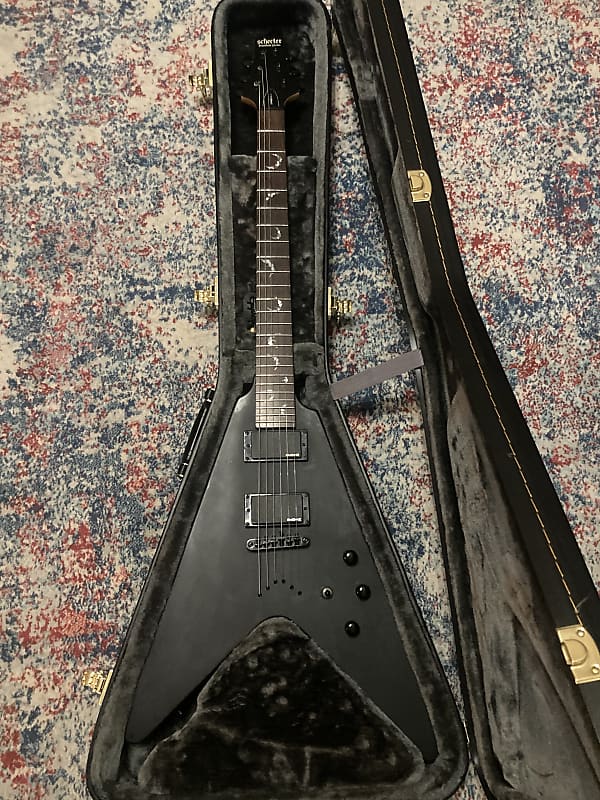 Schecter Damien V-1 Matte Black electric guitar w/ Hard Case | Reverb