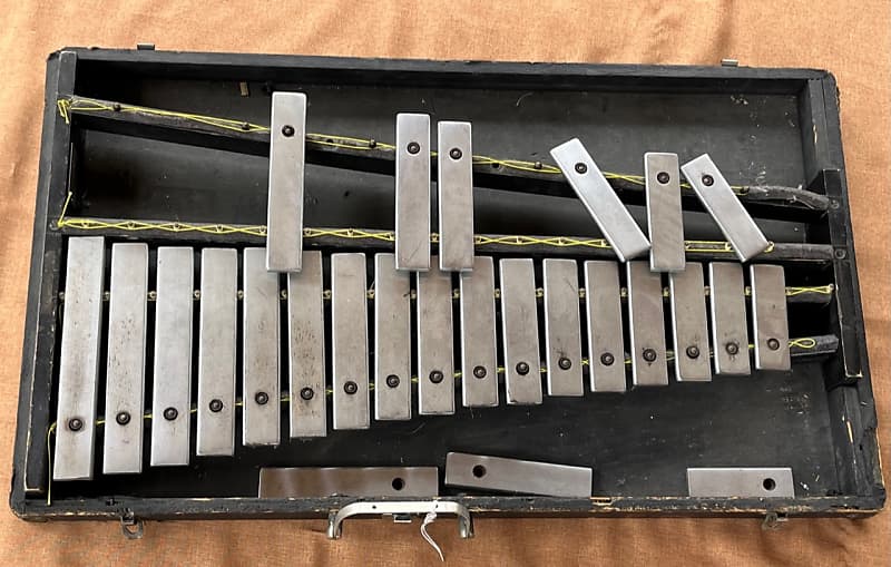 Deagon Vintage Deagan Xylophone Bells with Partial Case USED | Reverb